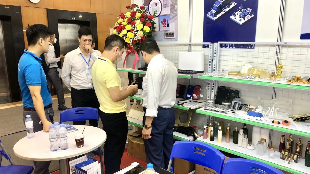 公司概述 - PAVICO PACKAGING COMPANY LIMITED