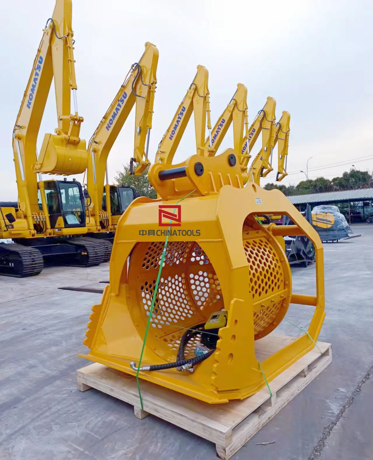 Excavator Rotating Screening Bucket - Buy Excavator Screen Bucket ...