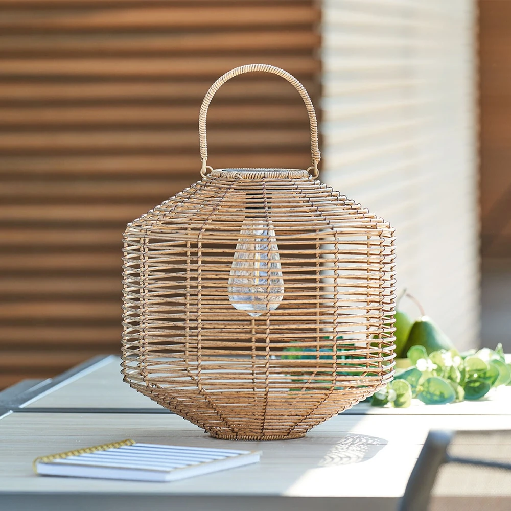 Rattan Solar Lantern - Efficient Garden Lighting Solutions