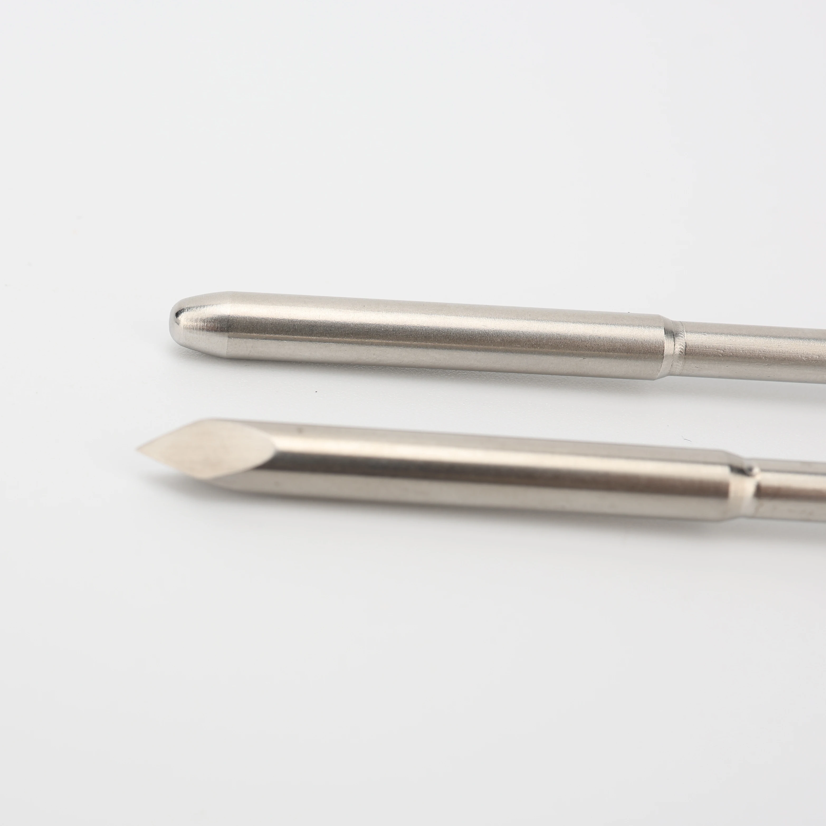 Surgical Arthroscope Sheath with Prism Puncture Needle