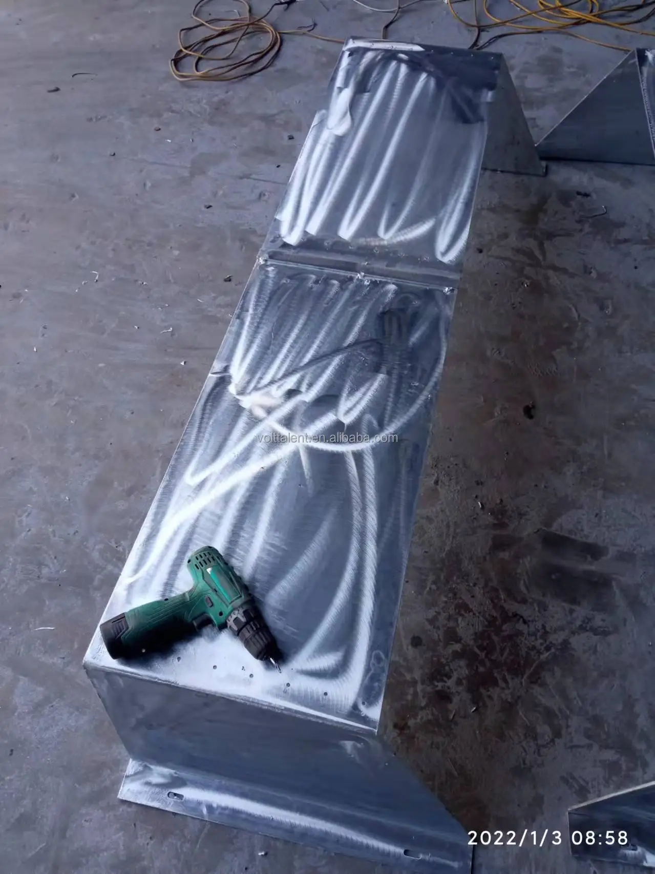 Street Light Pole High Mast Pole With Hot Garden Bench Bank With Wooden ...