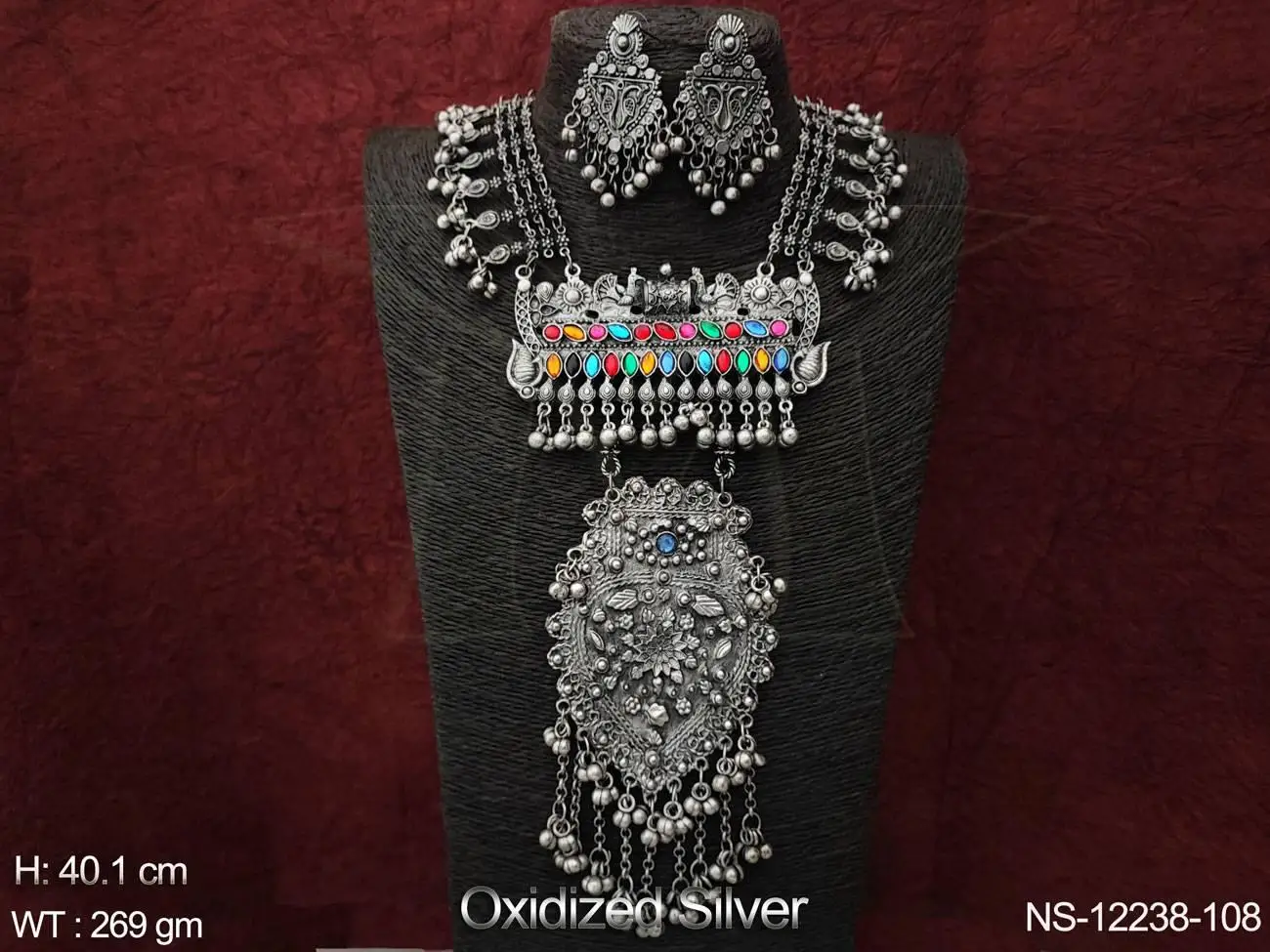 Bijoux d'oxydation argent poli vêtements de fête design beau Look ...