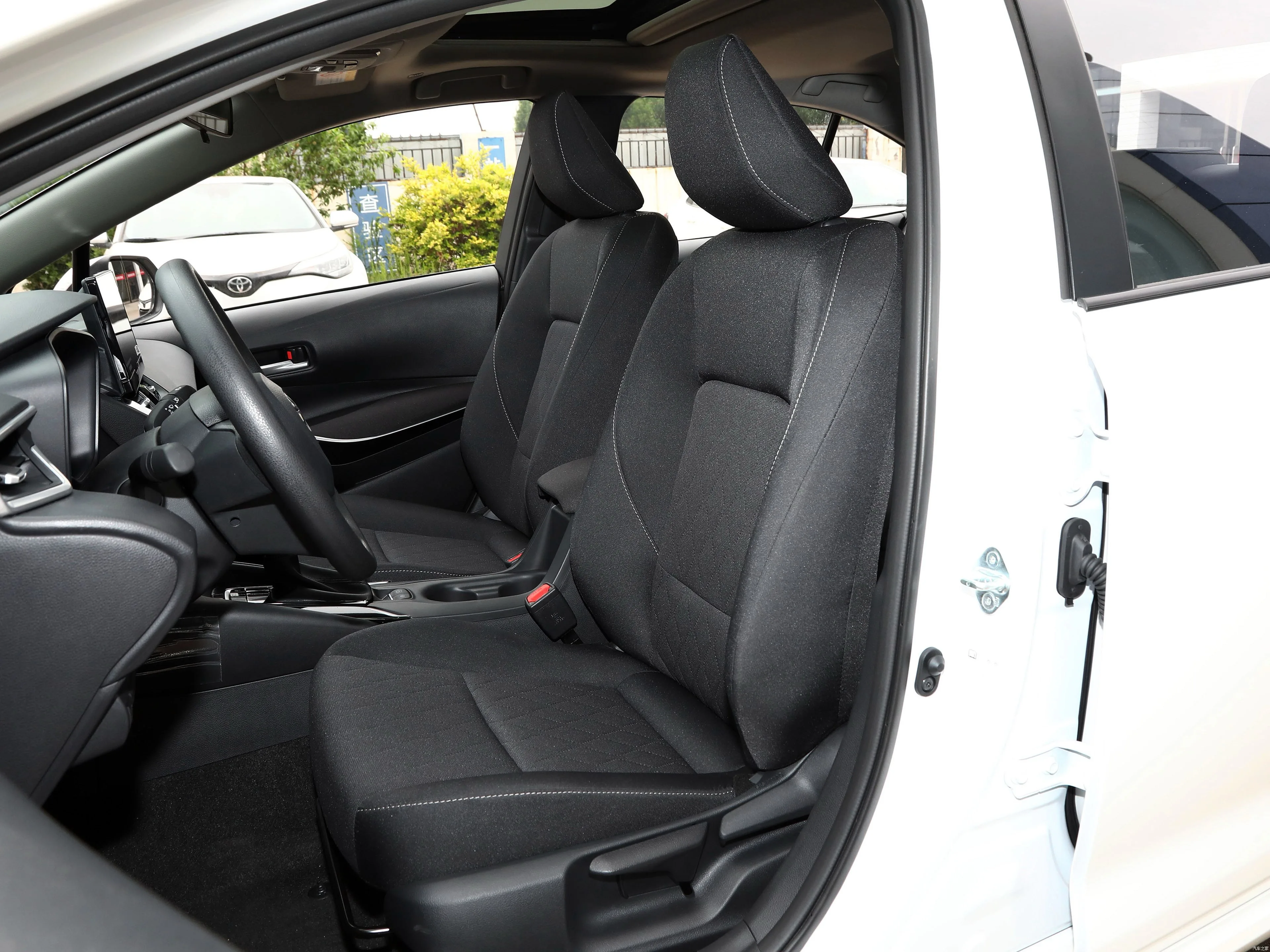 New Energy Hybrid Electric Vehicle 1.5l 1.8l 1.2t E-cvt Toyota Corolla Left Turn 2023 2022 2019 ...