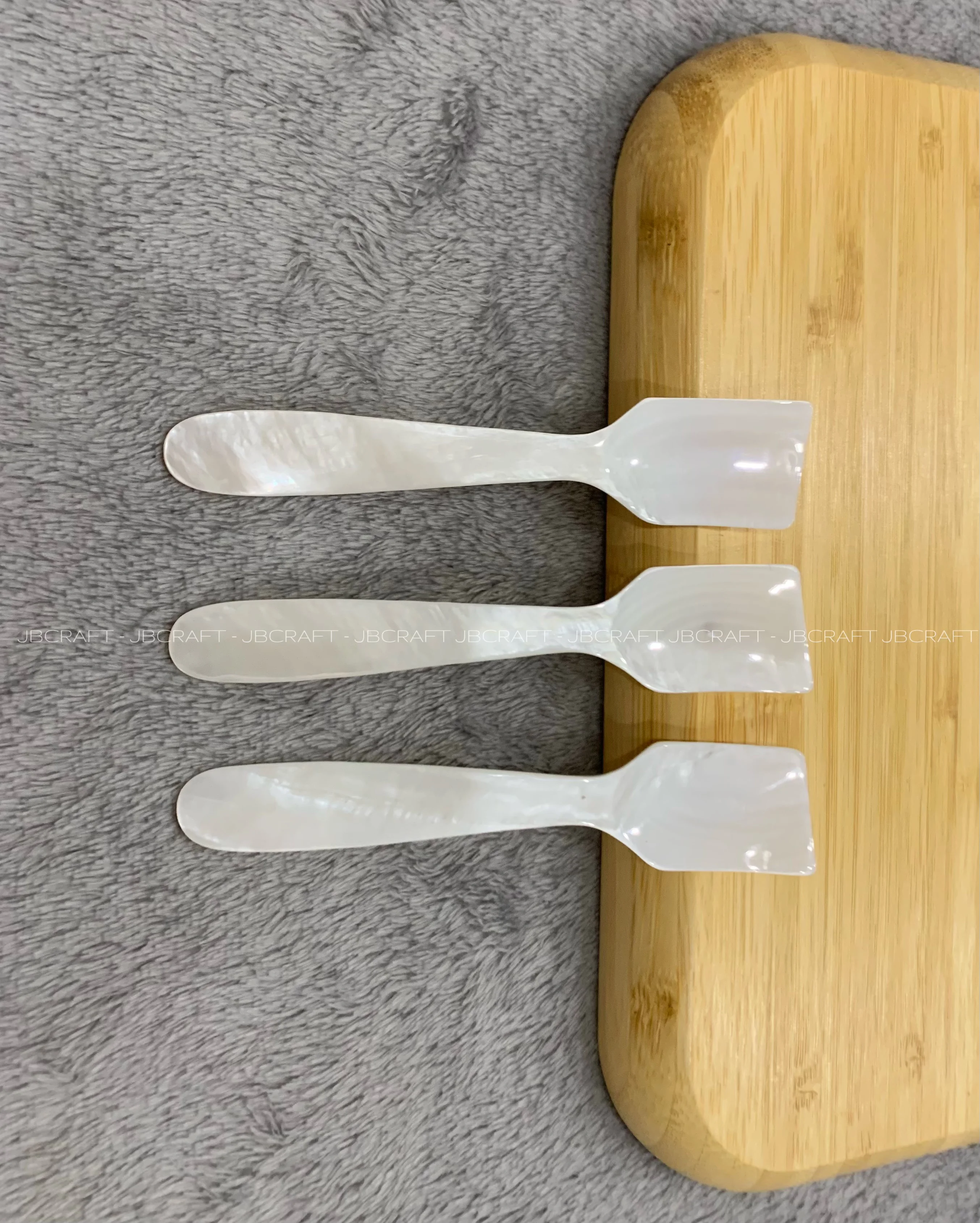 Luxury Classic Design White Pearl Caviar Spoon for Cosmetic Makeup Skin ...