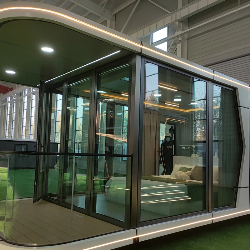 Outdoor Mobile Glamping Space Capsule Resort Hotel Tiny House