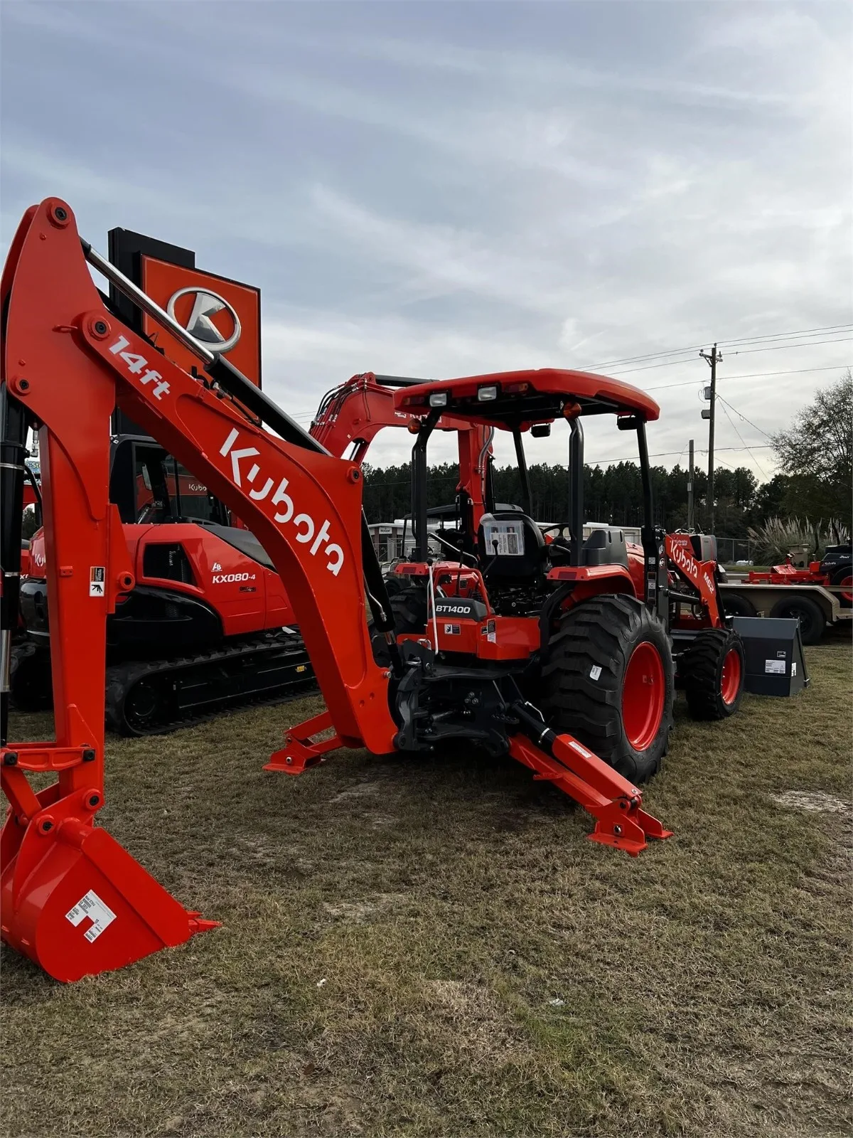 New Model Kubota M62 Wheel Tractor Loader/Backhoe Germany Tested ...