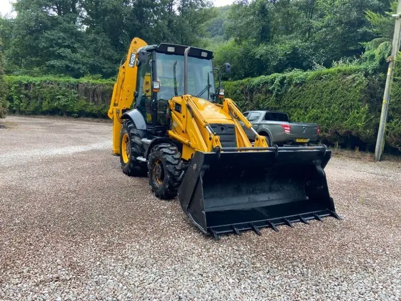 BACKHOE LOADER CASE 570ST - Durable & Efficient Machinery