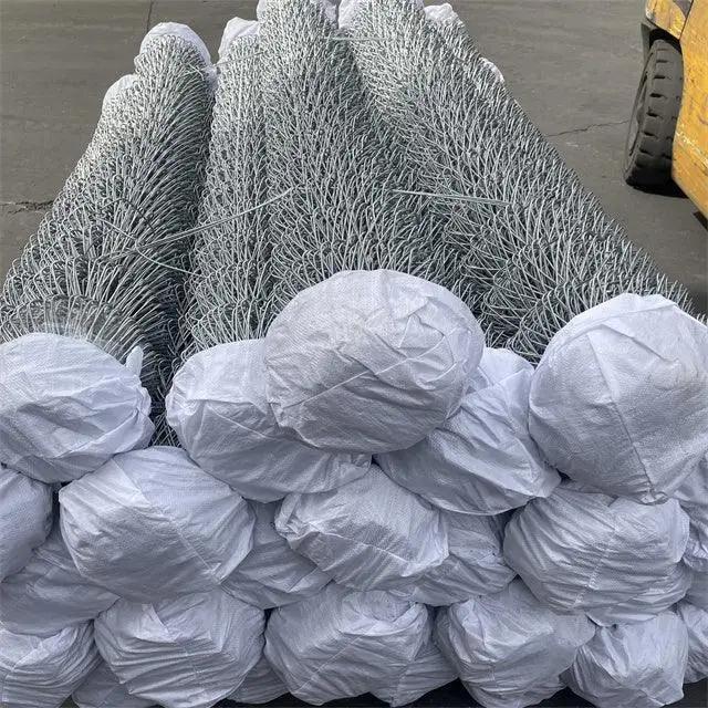 Chain Link Fencing Galvanized Pvc Coated Wire Mesh Diamond Hole Cyclone Fence Chain Link Fencing ...