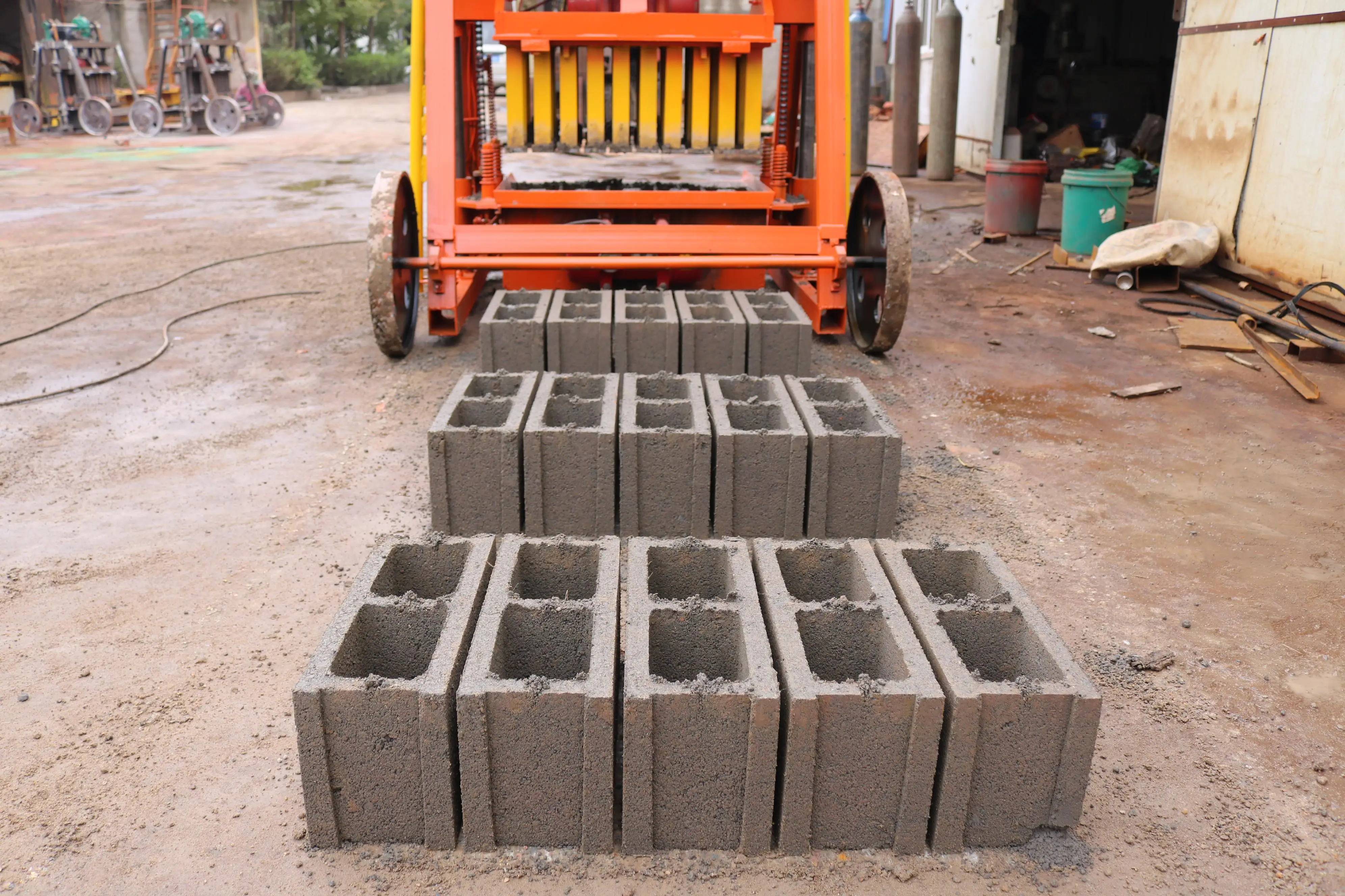 Movable Egg Laying Brick Block Molding Machine Qmy 4-45 Guatemala ...