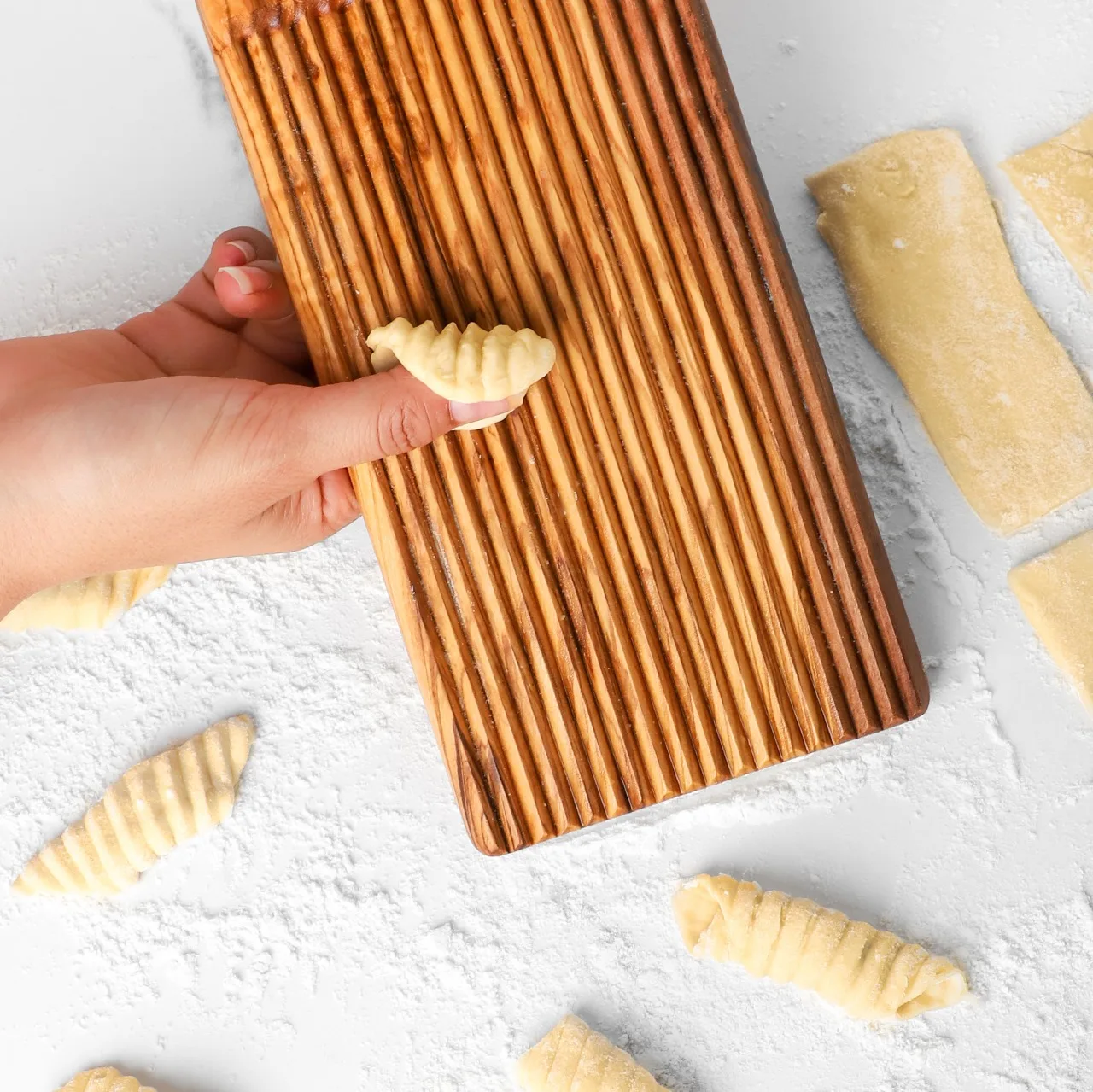 Alibaba.com: Olive Wood Gnocchi Board and Butter Paddle Roller ...