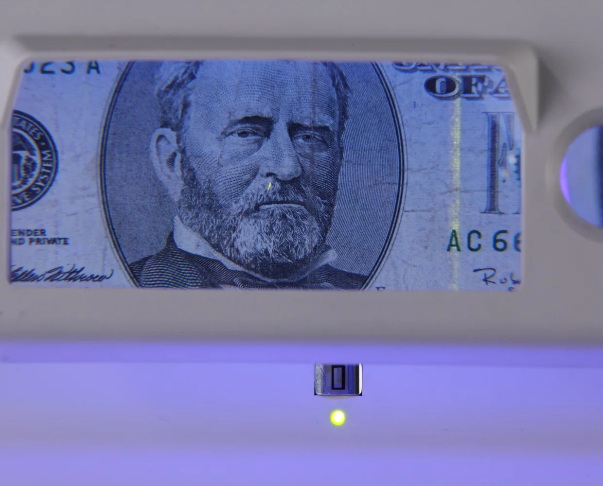 09A with Magnifying Glass - Professional Currency Detector