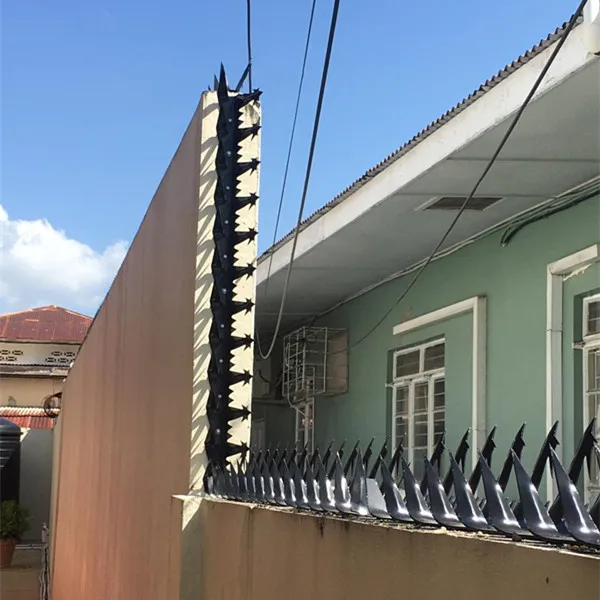Waterproof Galvanized Anti-climbing Security Fence With Razor Wall ...