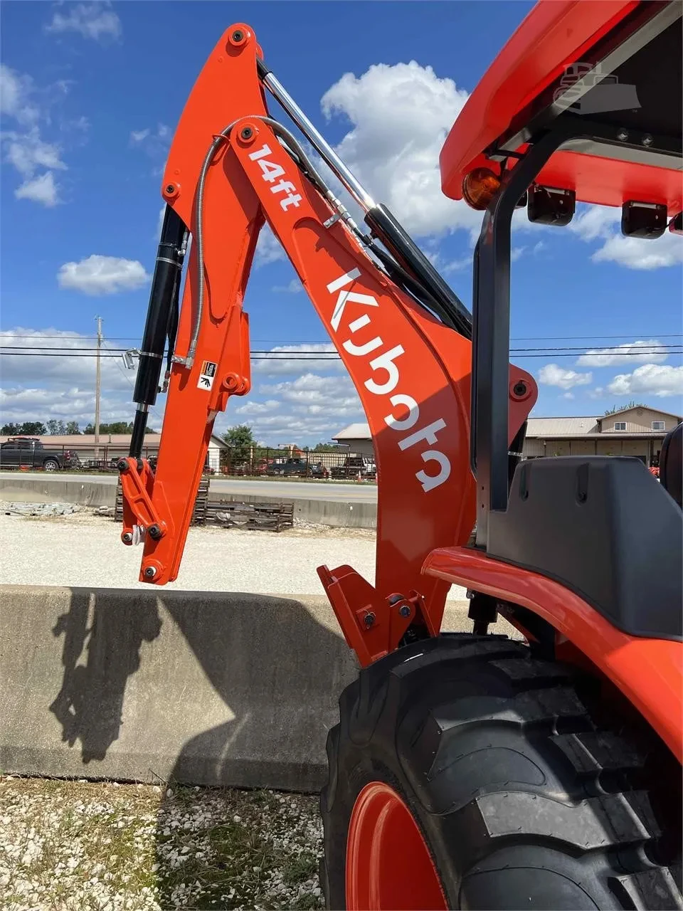 Cheap Offer KUBOTA M62 TLB Front Loader and BACKHOE Attached Complete ...