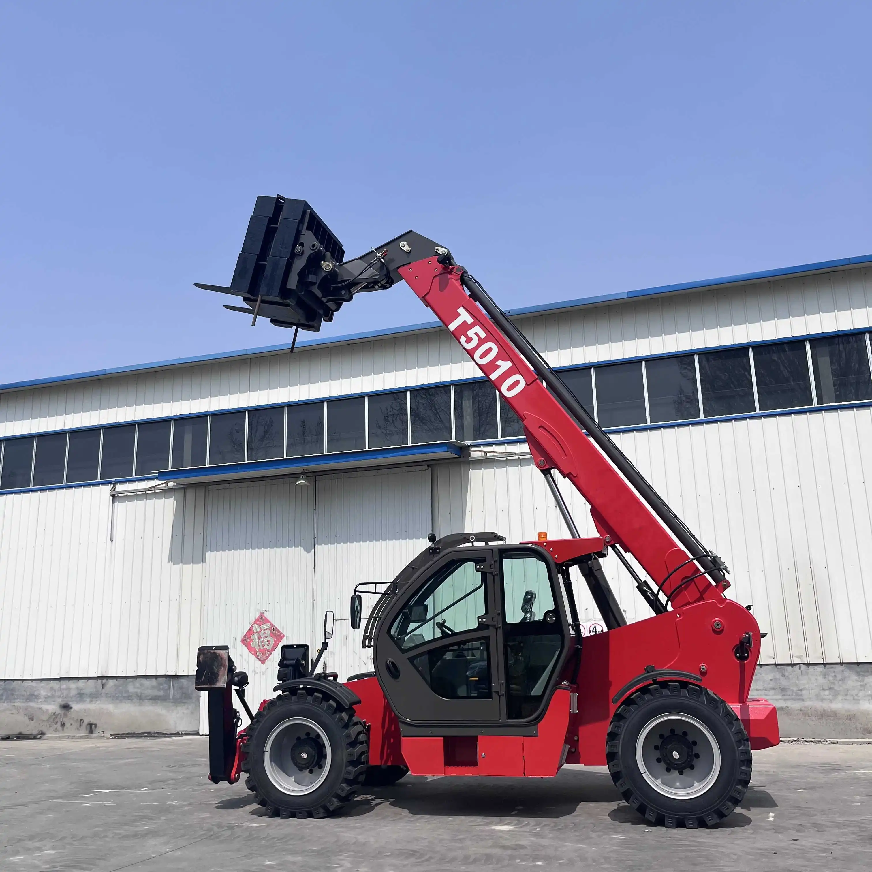 2T Capacity Telescopic Forklift Diesel Engine Powered Agricultural ...