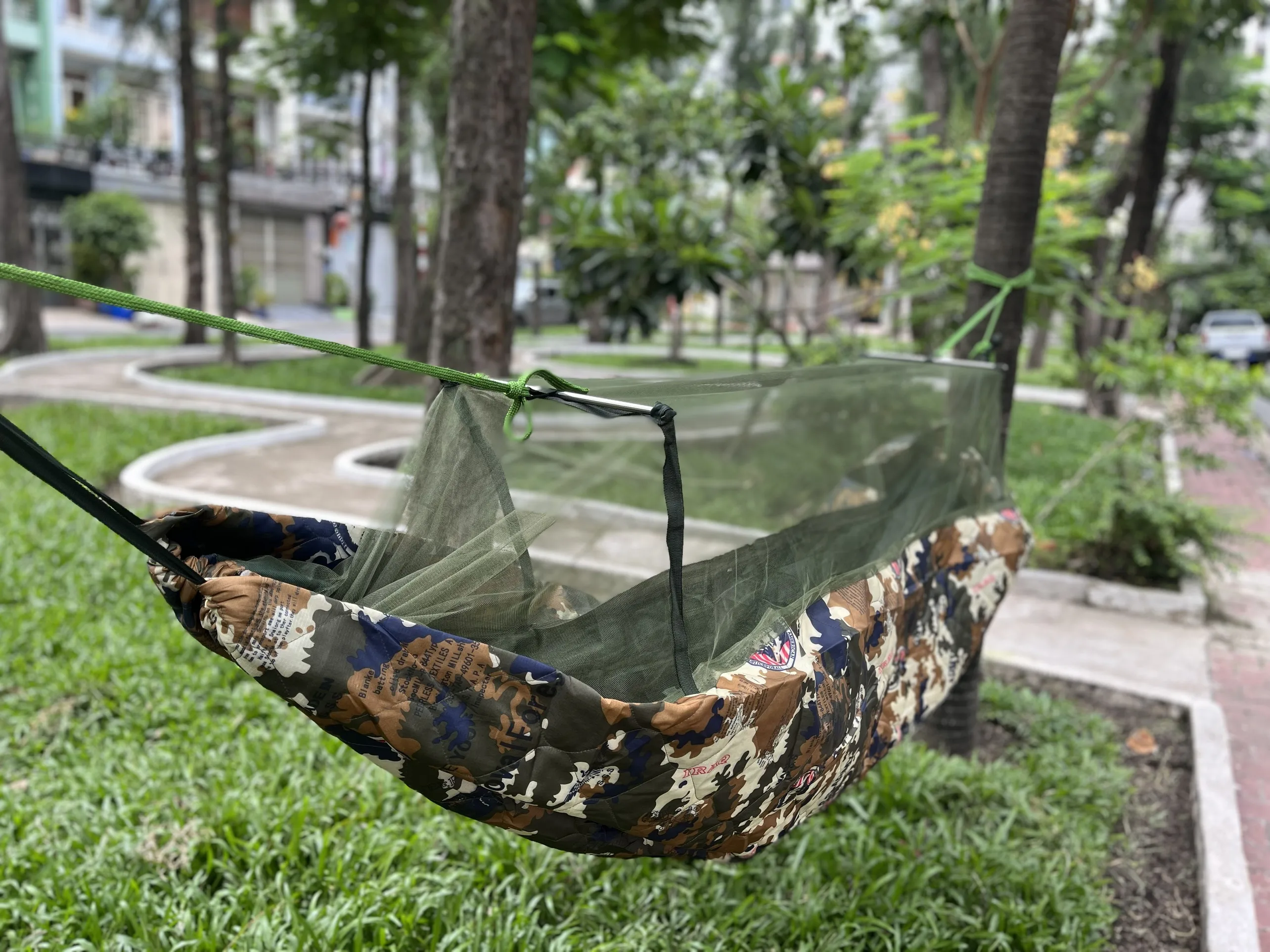 Vietnam Originated 250kgs Load Endurance Super Long And Wide Parachute ...