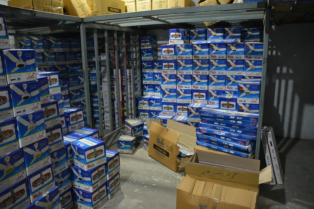 Tamoor Fan|mega Bracket Ac/dc Bldc Wall Bracket Fan With Metal Blades ...