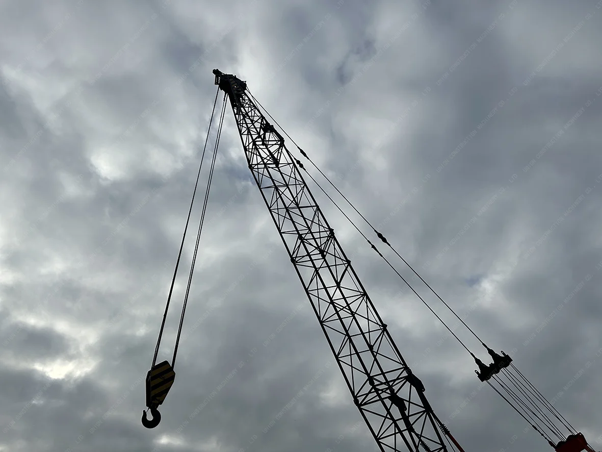 Used HITACHI KH300 80 Ton Crawler Crane - Refurbished