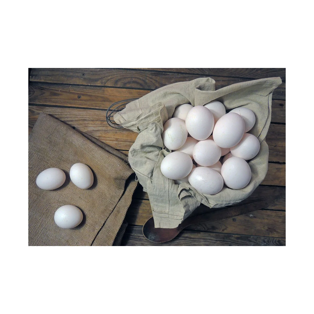 Farm Fresh Chicken Table Eggs Brown And White Shell Chicken Eggs In ...