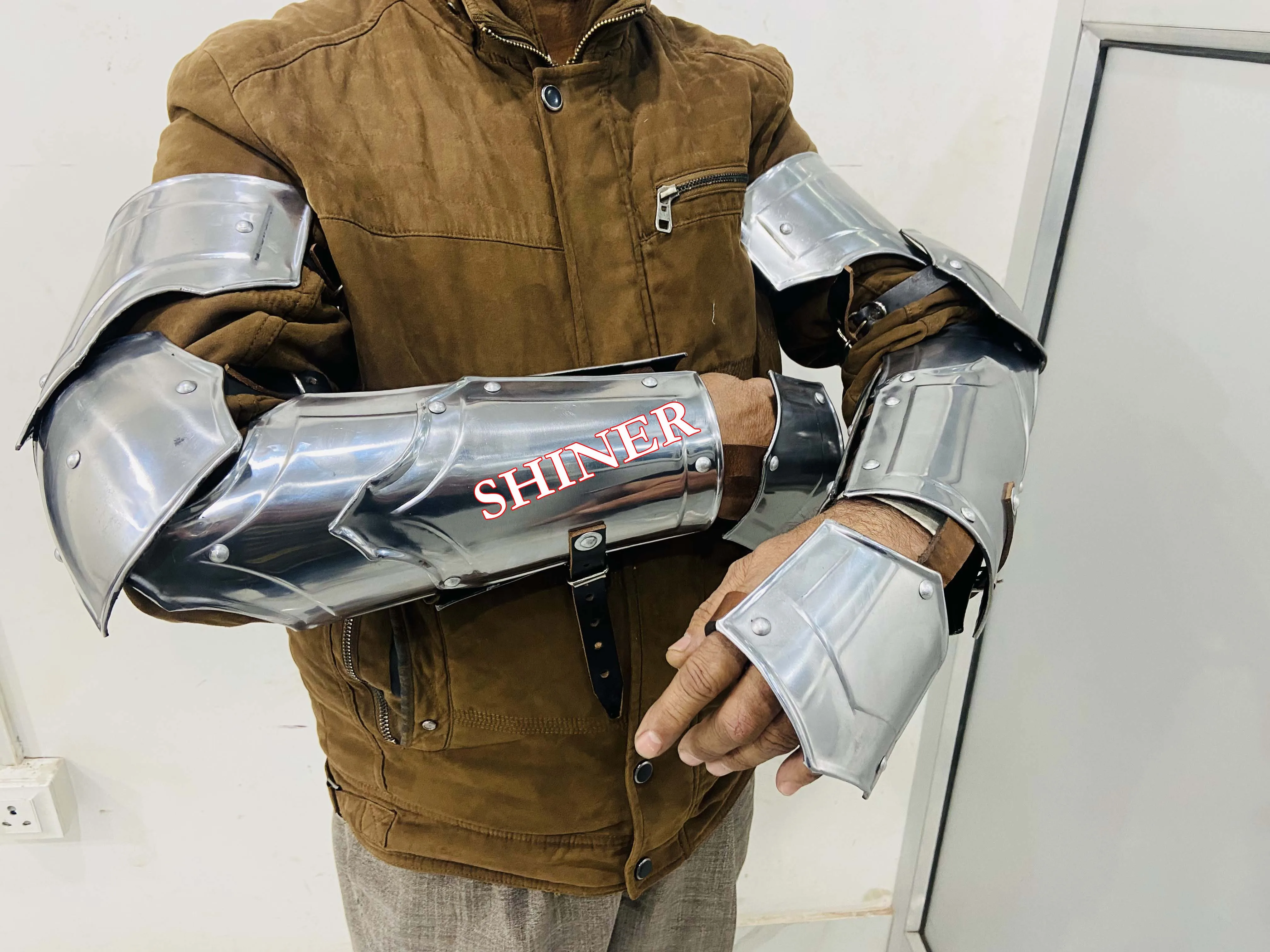 Medieval Knight Full Arm Armor Guard Rerebrace Vambrace And Elbow Cops ...