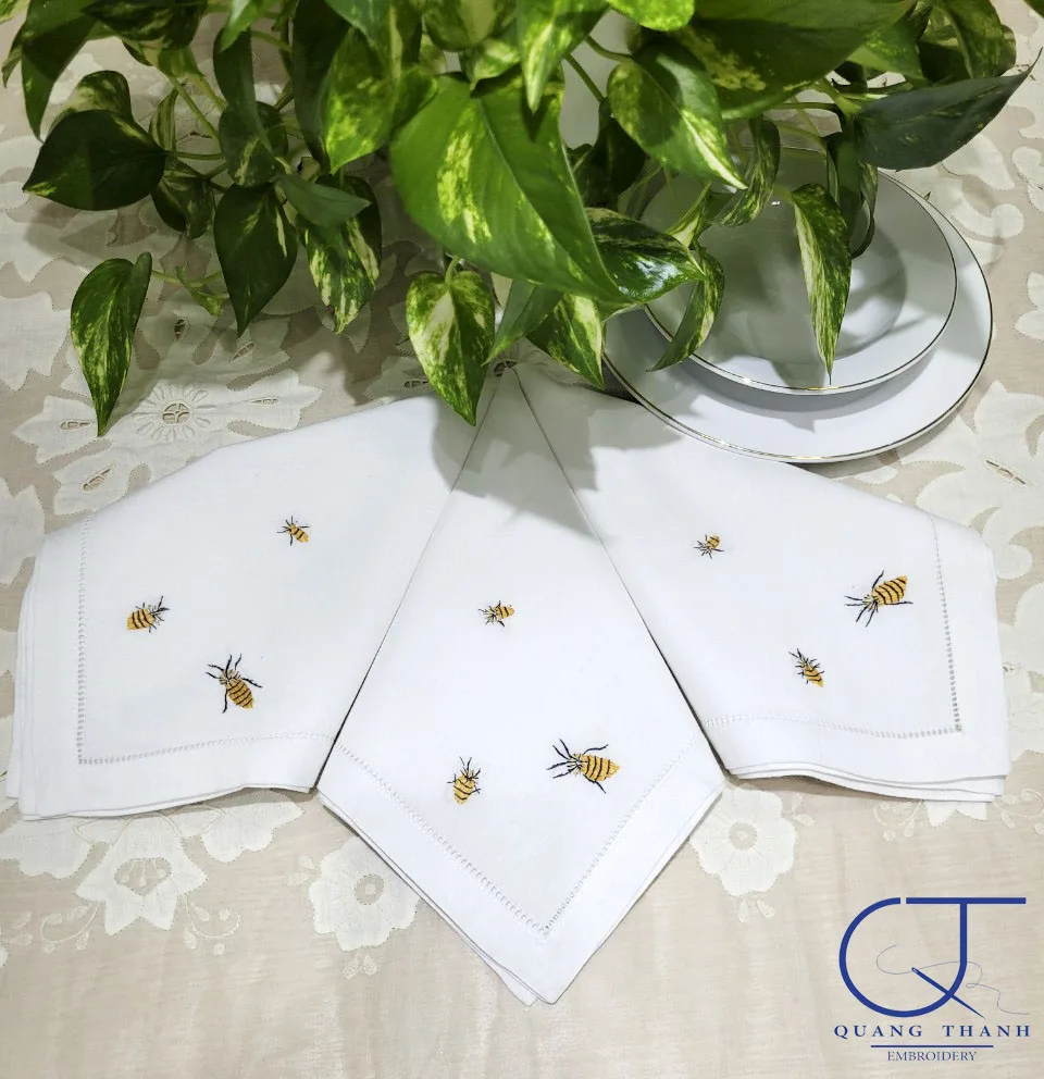 Custom Wholesale Embroidery Cute Bee Designs Dinner Napkin Cotton ...