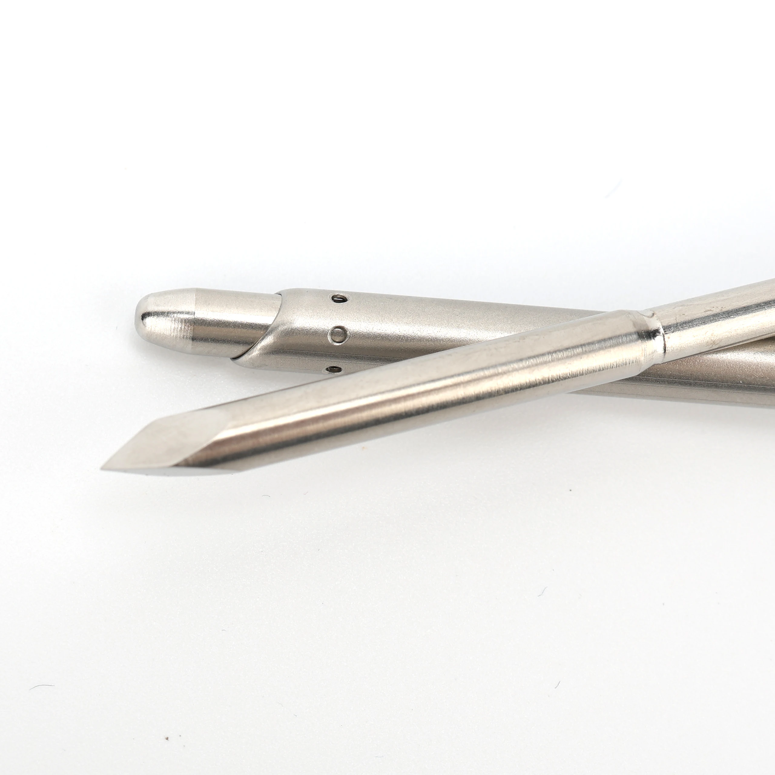Surgical Arthroscope Sheath with Prism Puncture Needle
