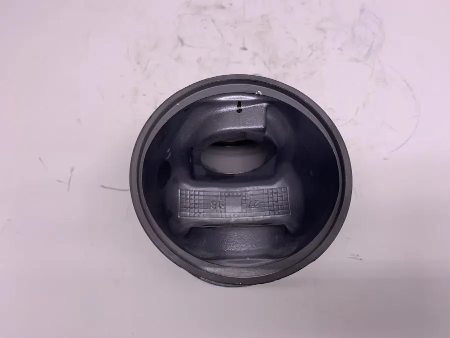 1104c 1104d 1104t Pistons Set - High Quality Engine Parts