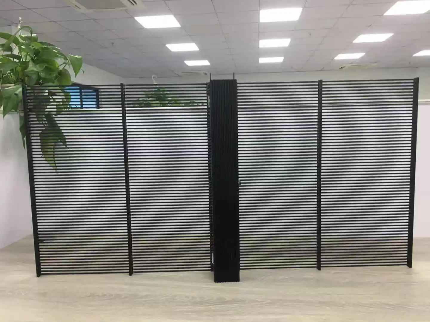 60% Transparency High Resolution Transparent Digital Led Screen Panel ...