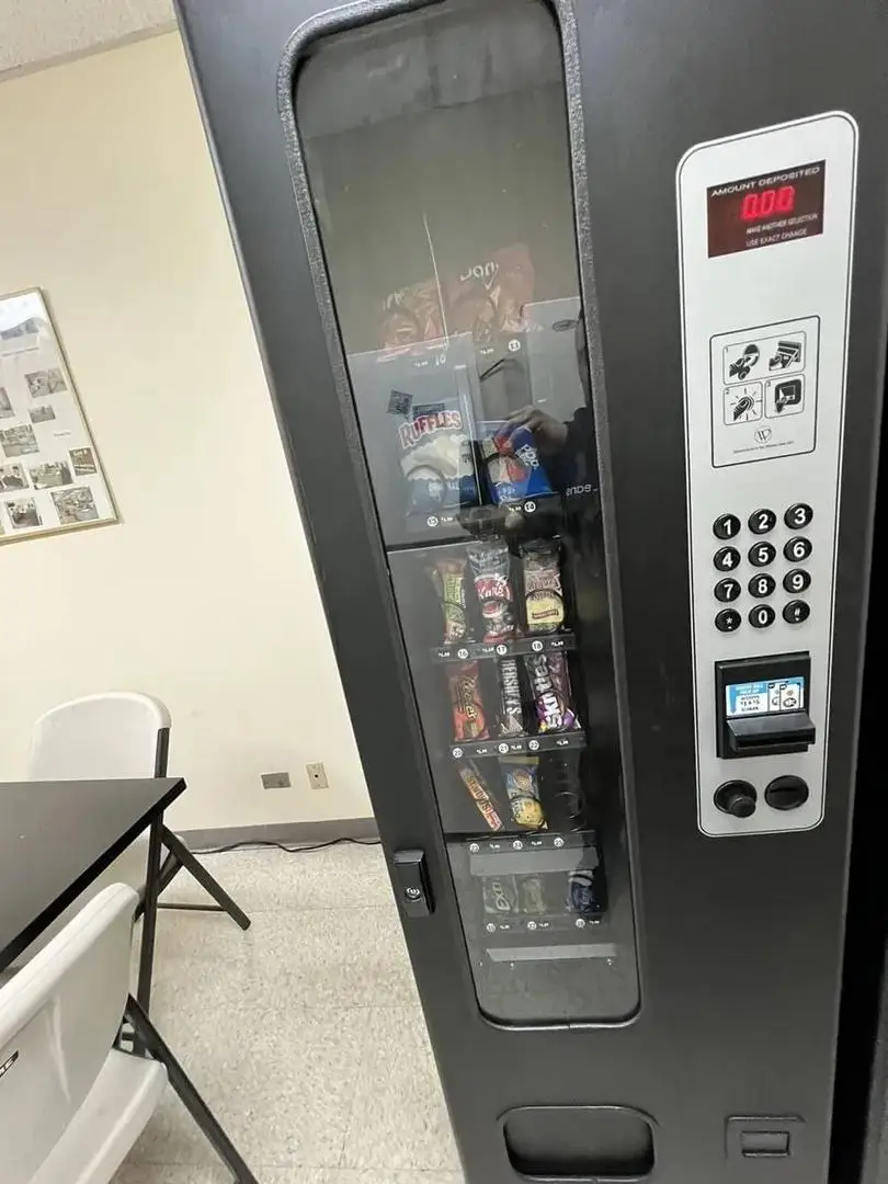 Cold Drink Vending Machine With Dual Zone Temp Control Available 2024 ...