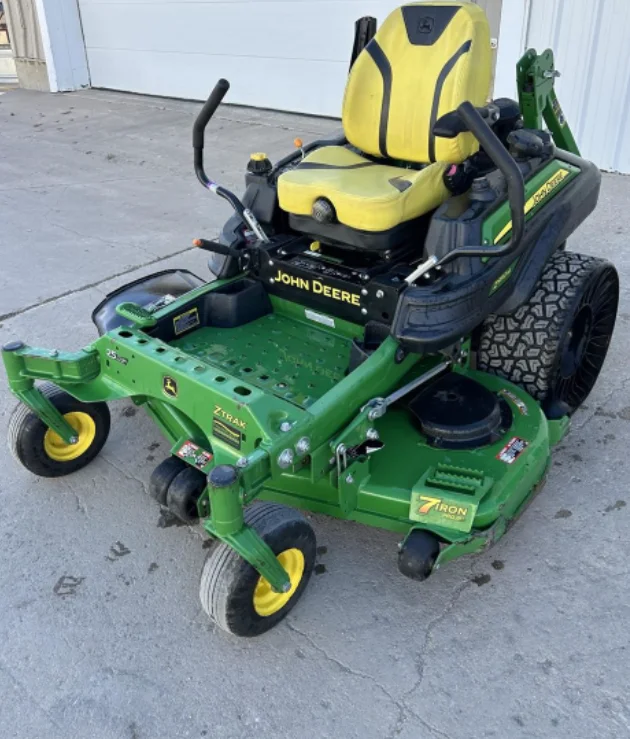 Husqvarnas TC 238T Lawn Mower - High Torque Grass Machine