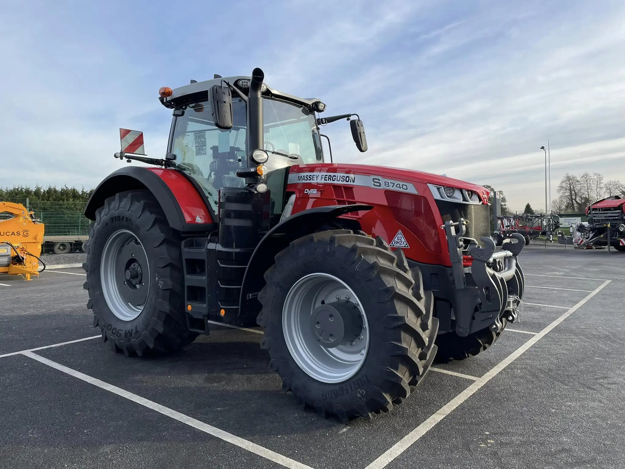 New Massey Ferguson 8740 Tractor for Sale| Alibaba.com