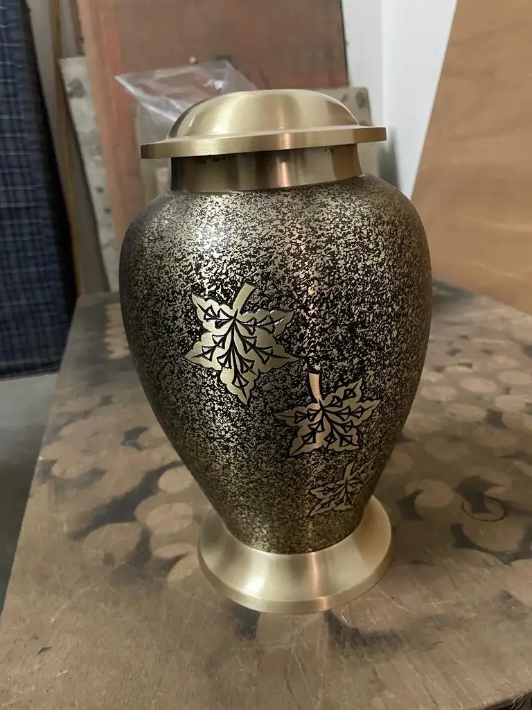 Traditional Designing Aluminum Cremation Urn Handmade Flower Designing ...