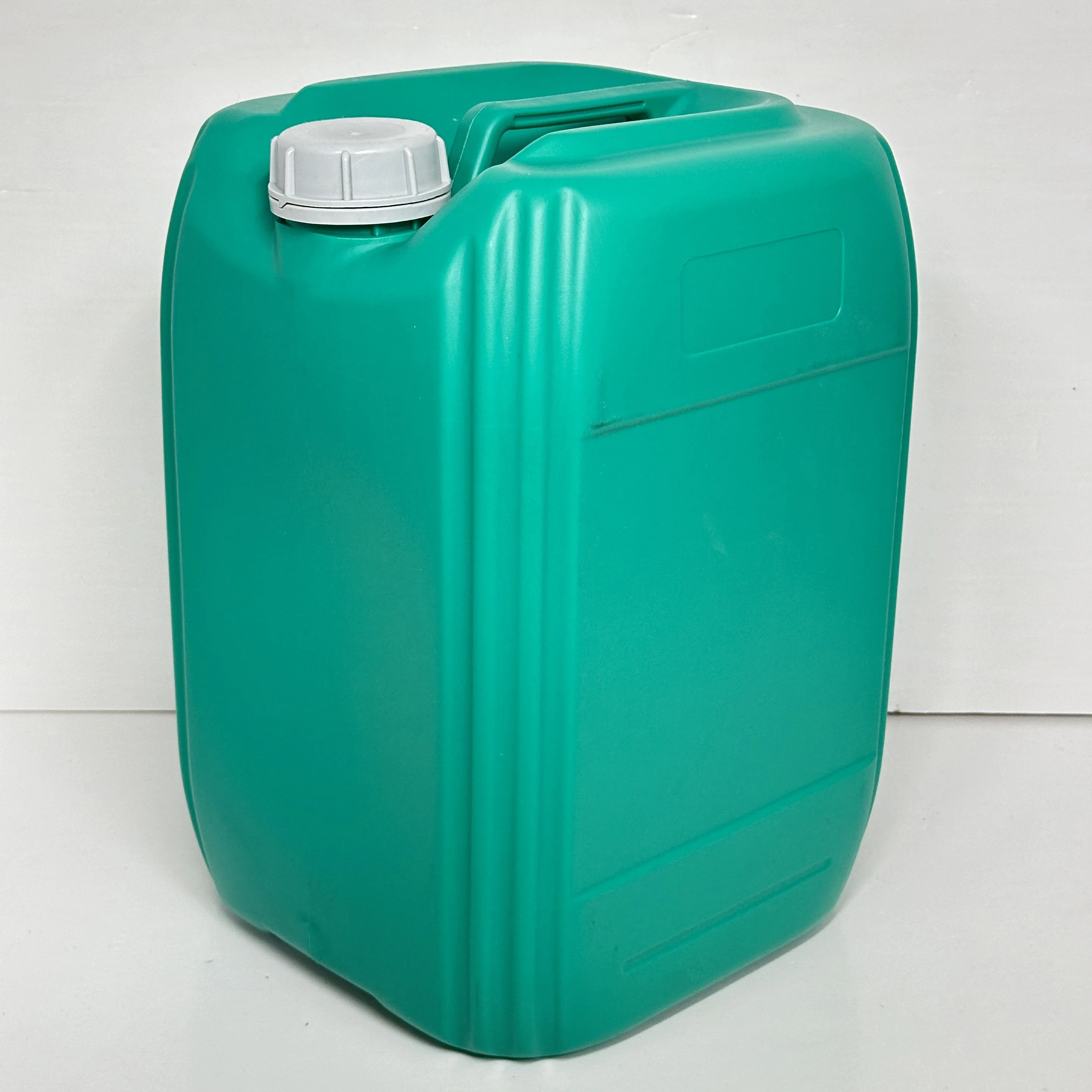 HDPE Plastic Jerry Can 20 Liter Plastic Drum With Pour Spout For ...