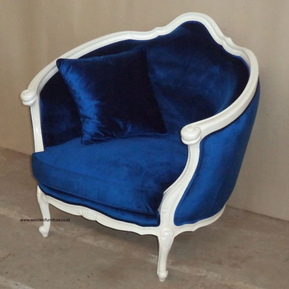 French Provincial Living Room Sofa Antique Reproduction Upholstered ...