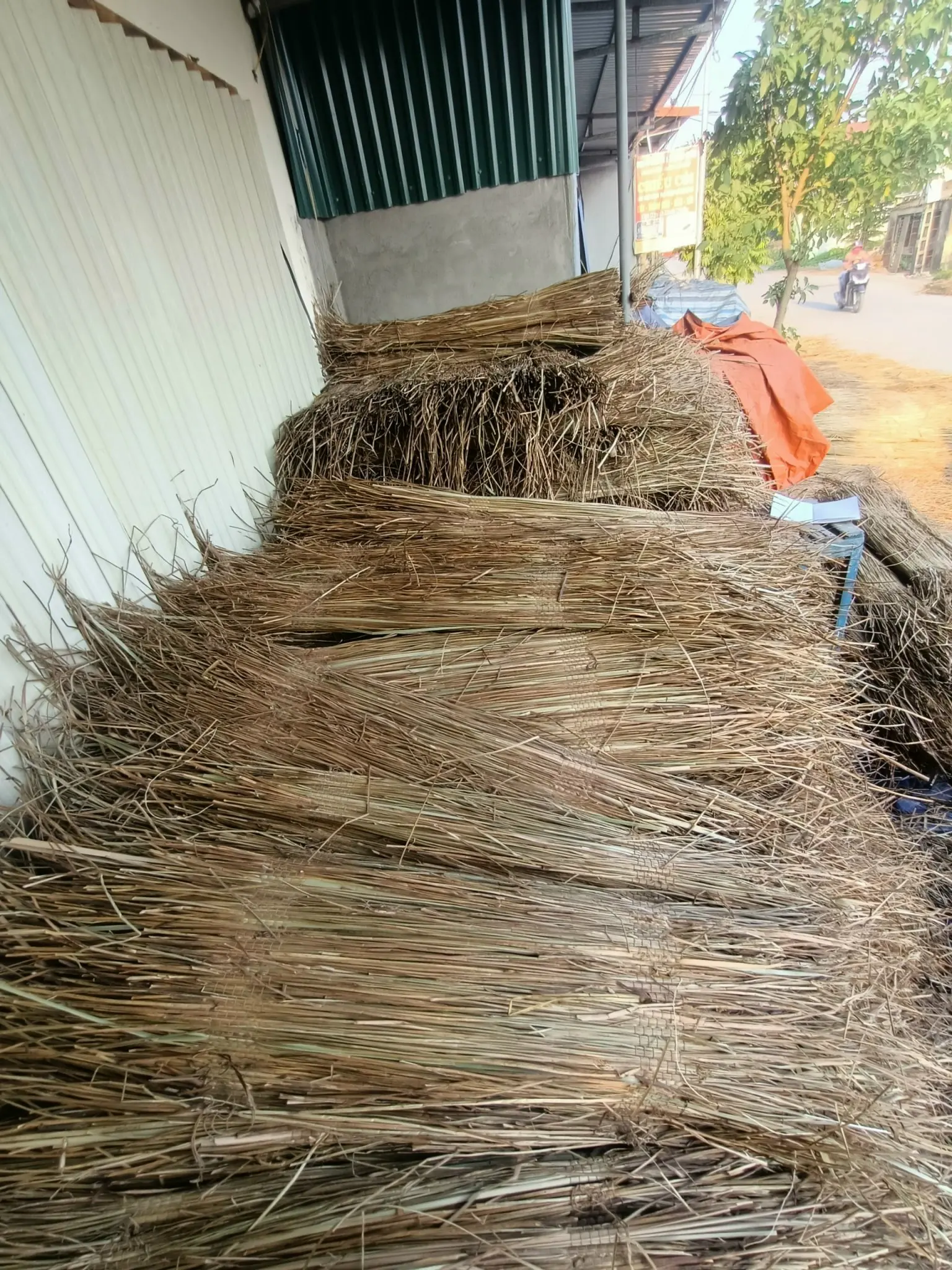 High Quality Long Lifespa Straw Thatch Gazebo Outdoor Tiki Hut - Buy ...