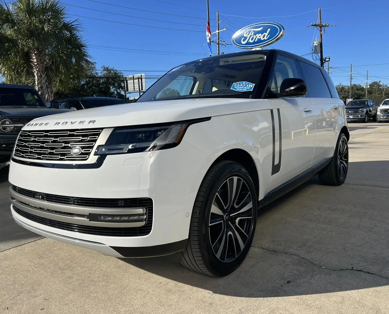 2023 Land Rover Range Rover SE| Alibaba.com