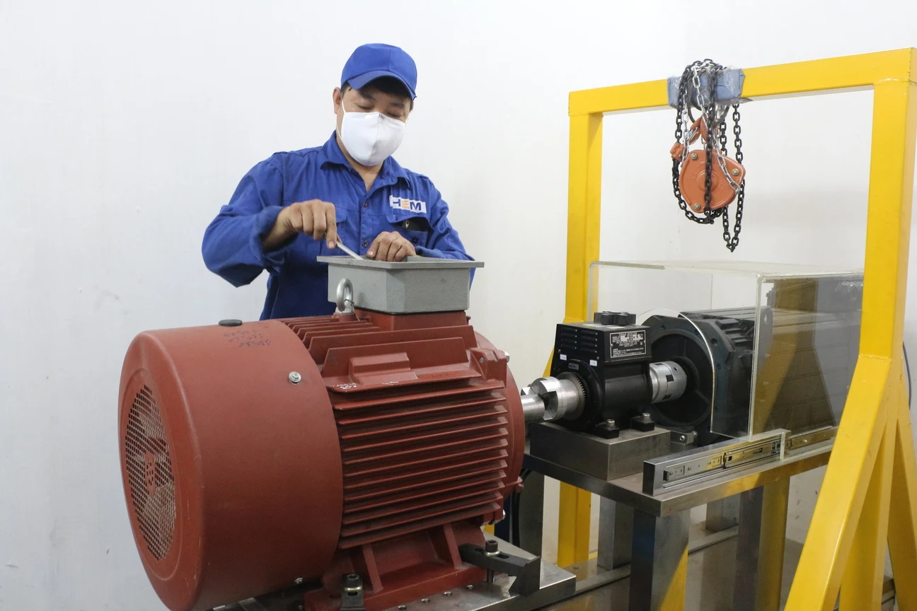 Cast Iron Copper Ac Electric Induction Motor Three Phase Ac Motor Heat ...