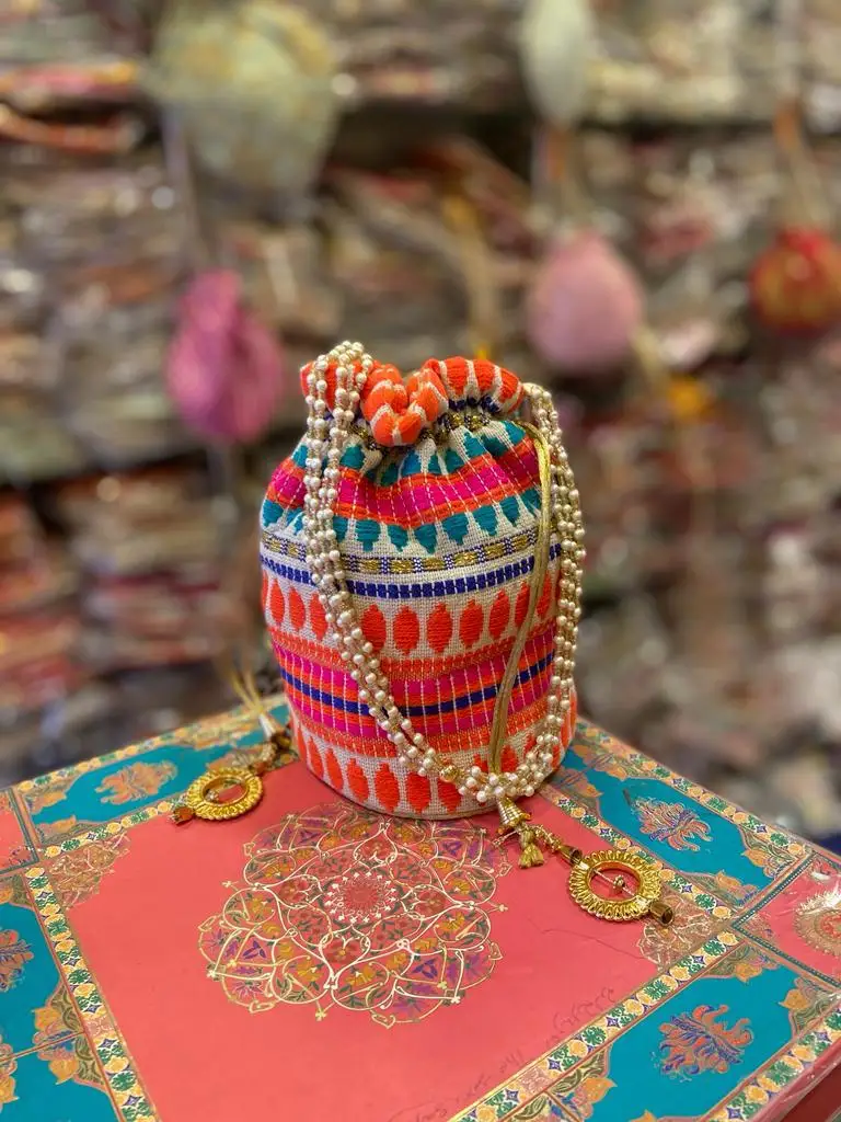 High Quality Handmade Ethnic Embroidery With Zari Work Batua Potli ...