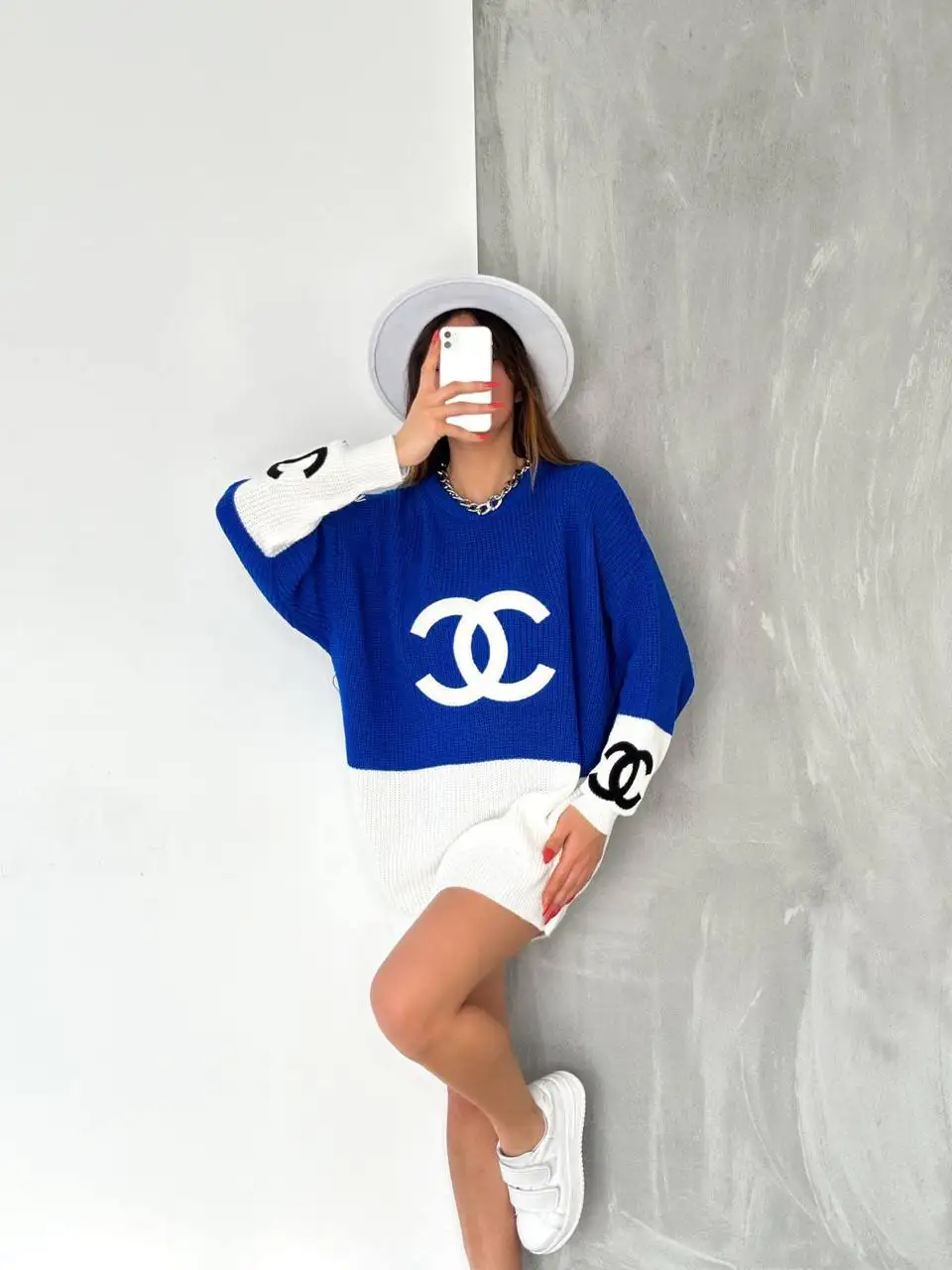 Two Color Channel Logo Patterned Crew Neck Relaxed Cut Long Sleeve ...