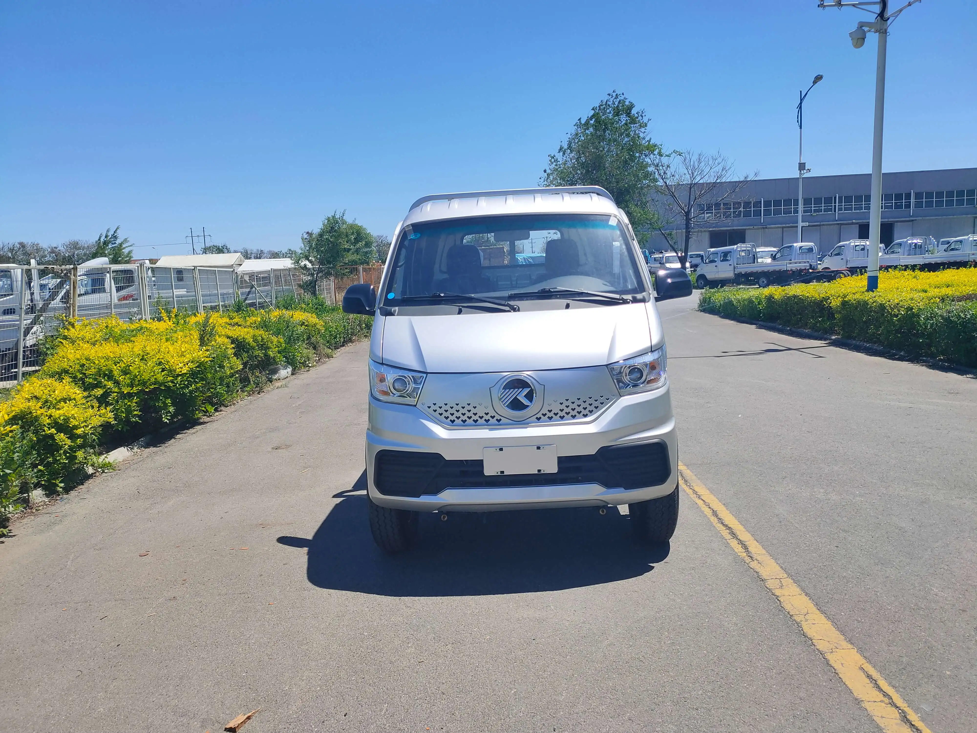 KAMA 4x4 Electric Cargo Truck - 200km Range & Fast Charge