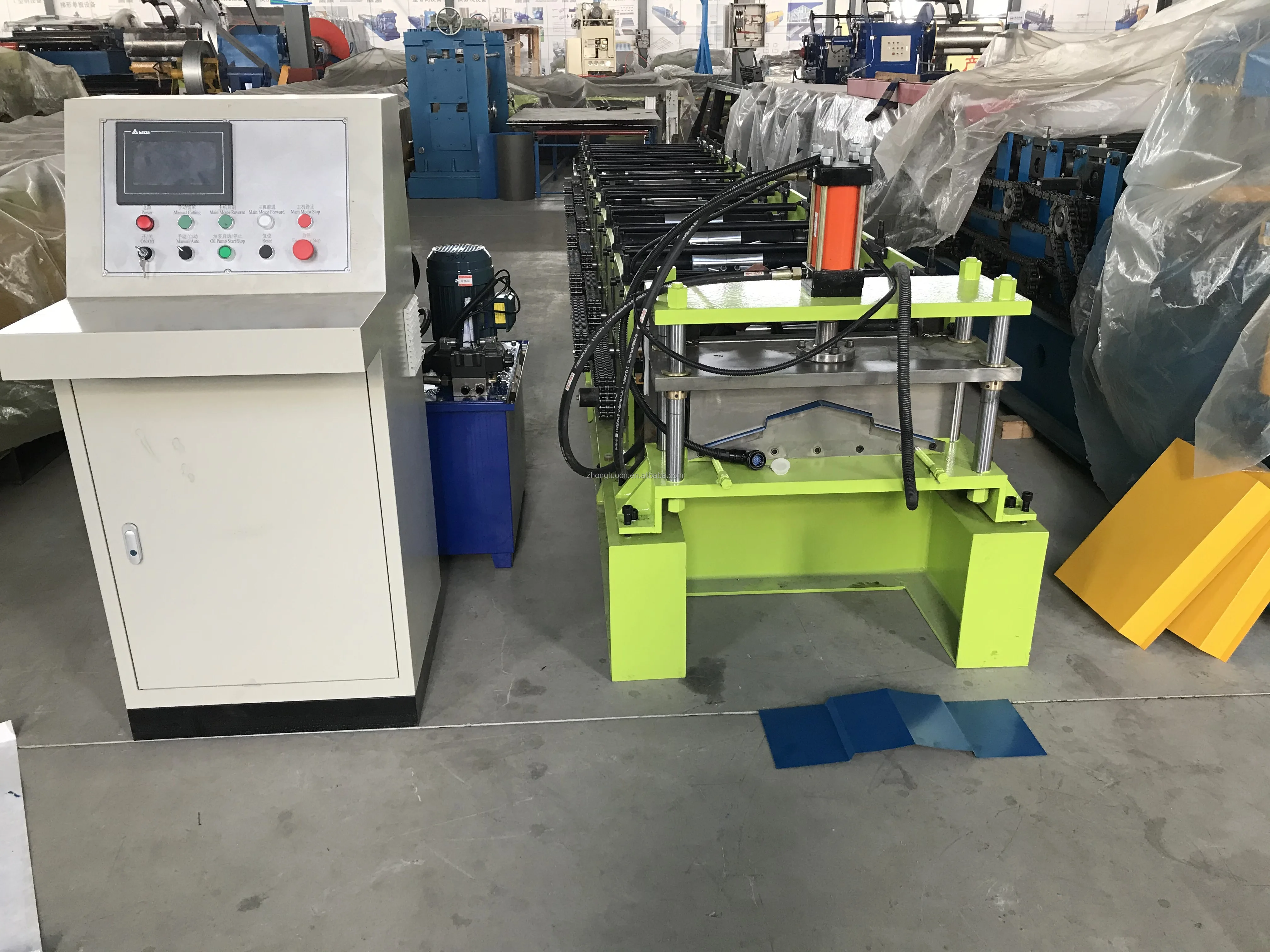 Roofing Ridge Cap Tile Roll Forming Machine - Buy Roof Ridge Machine ...