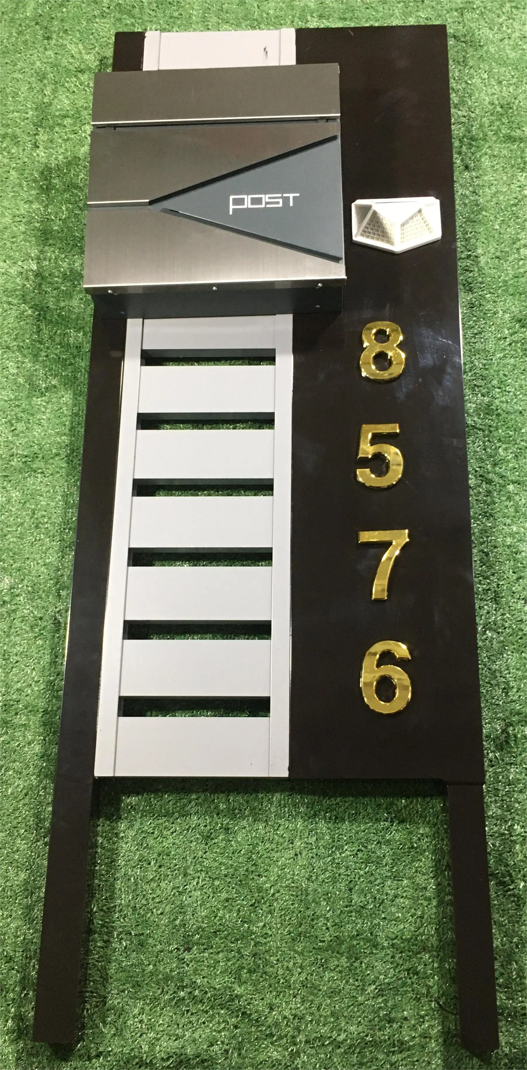 Modern Design Mailbox - Durable Outdoor Storage Solution