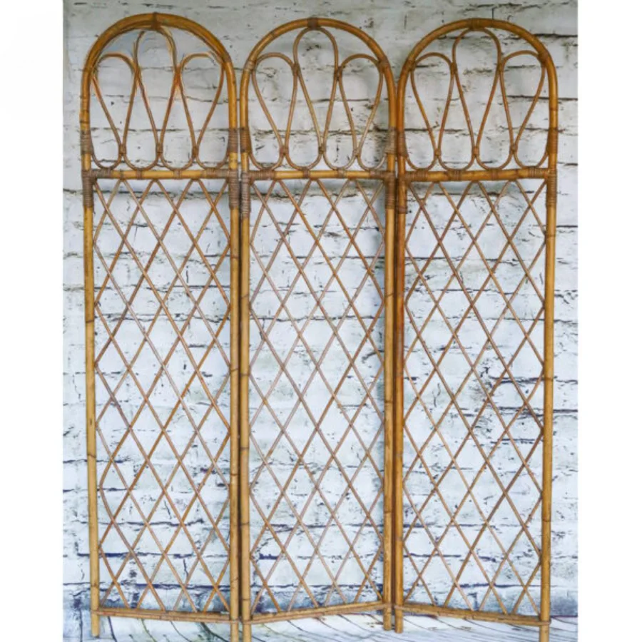 Multi-functional Rattan Folding Screen for Enhanced Privacy