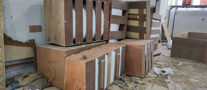 Aarsun Italian Style Wardrobe In White Deco Polish With Gold Touch Made ...