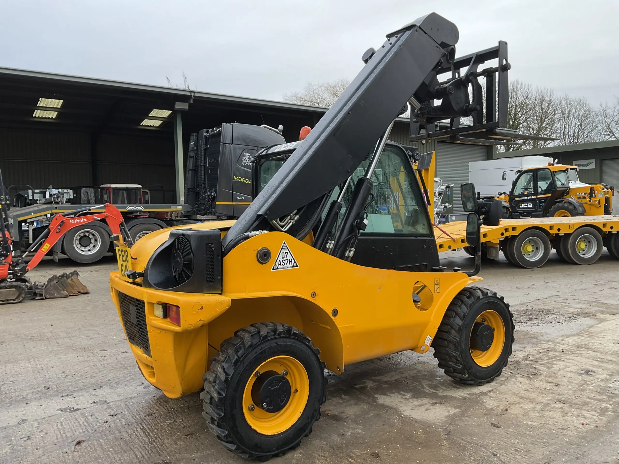 Manitou Mt625 H Comfort Loadall Telehandlers Has A One-piece Fully ...