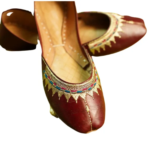 PAKISTANI INDIAN WOMEN WEAR TRADITIONAL KHUSSA SHOES TIMELESS HERITAGE ...