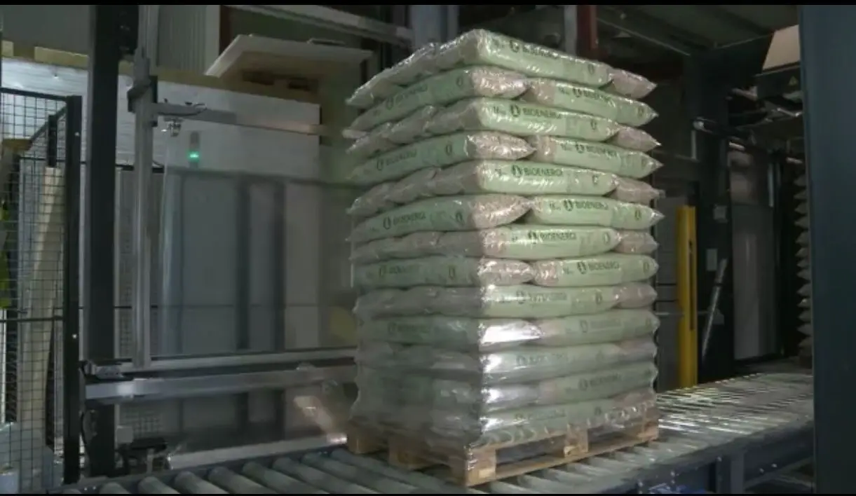 Premium Best Seller Approved Wood Pellets 6mm In 15kg Bags En Plus ...