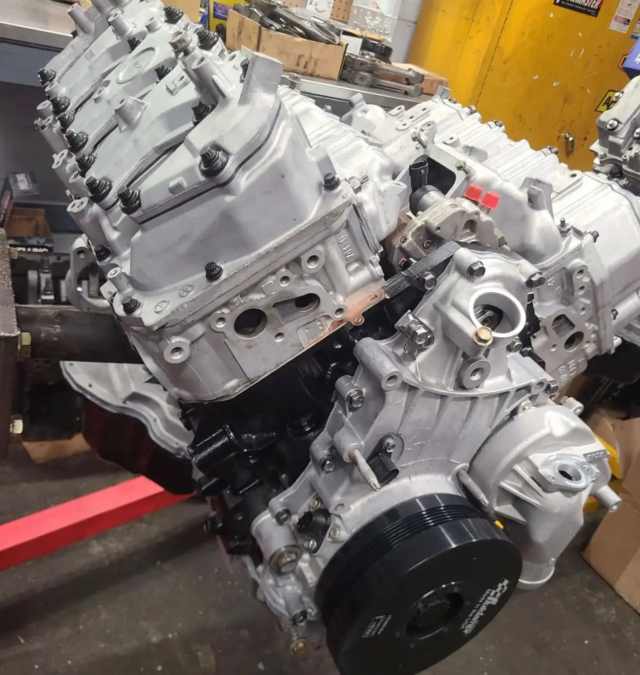 High Quality 4y Engine For Toyota Hiace Hilux 4y Complete Engine Parts ...