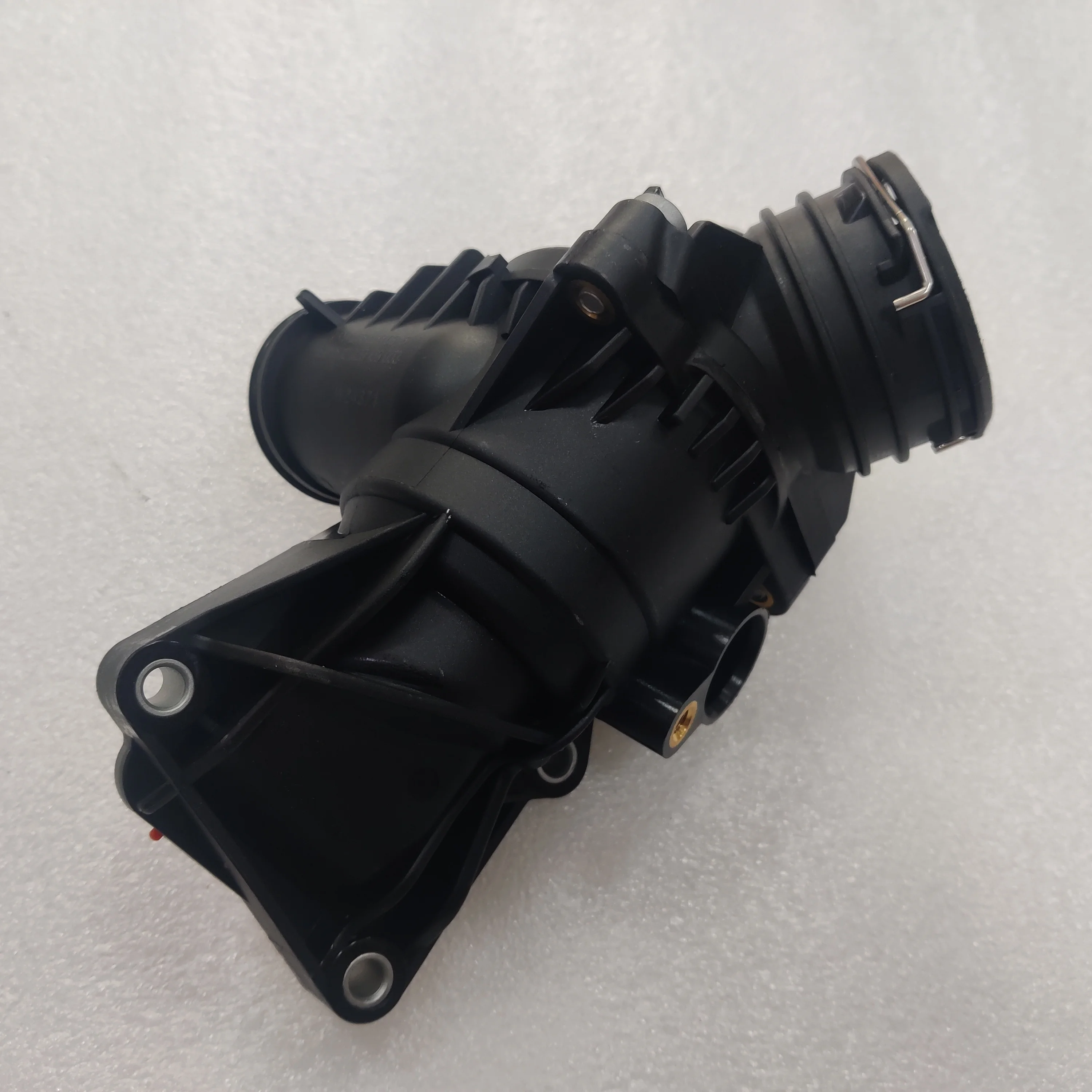 Auto Parts Engine Assembly Valve Car Thermostat Suitable For Germany ...