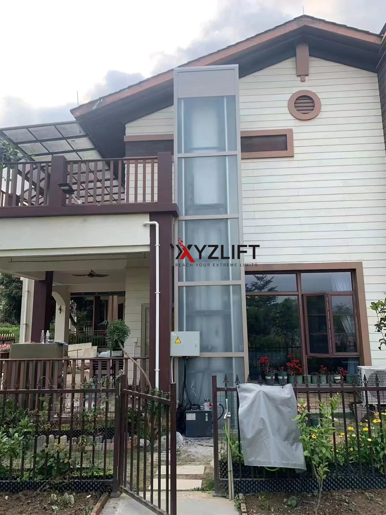 XYZLIFT Mini Elevator - Affordable & Safe One Person Lift