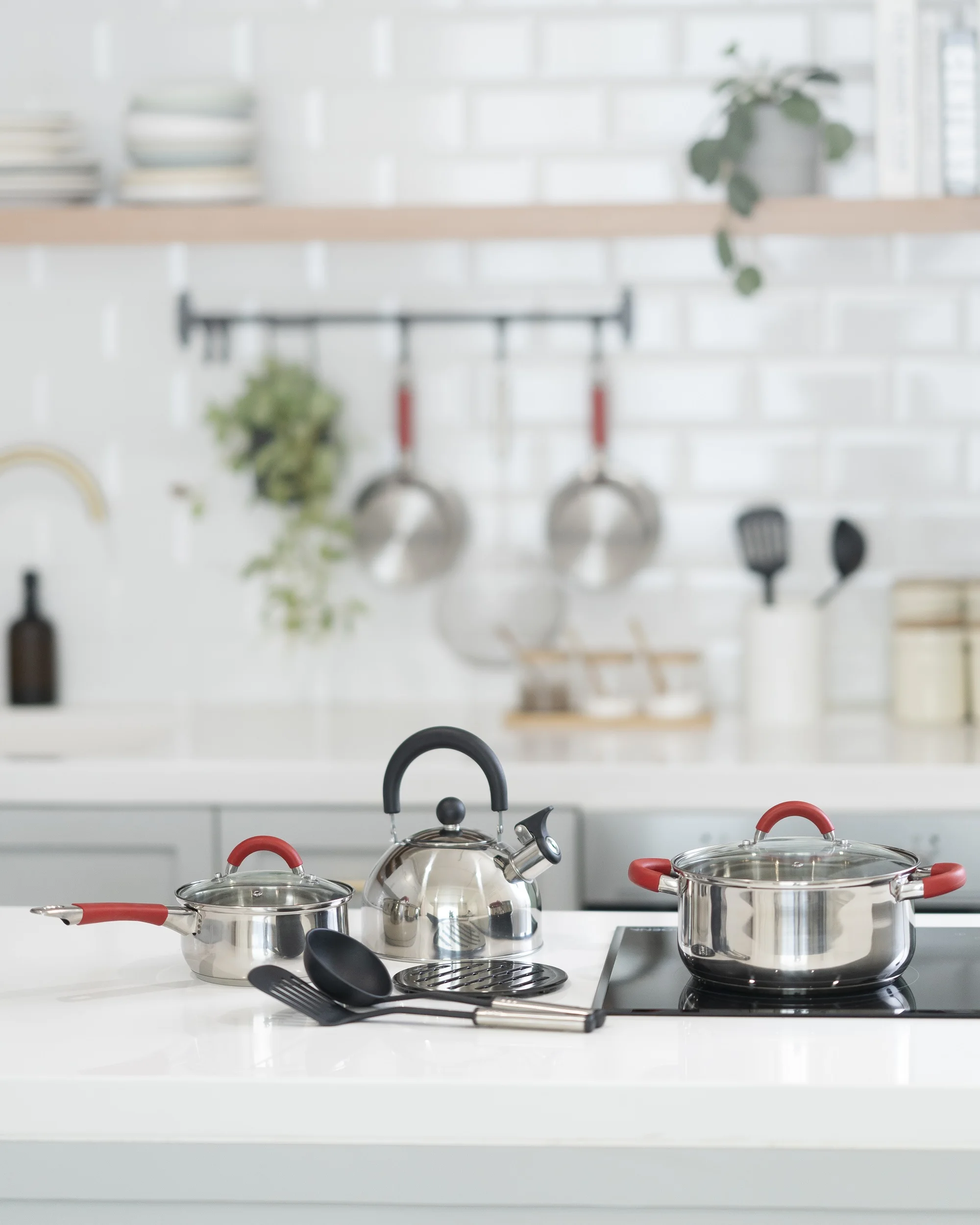 Modern 22x11cm Gray Metal Casserole With Lid Essential Non-stick ...